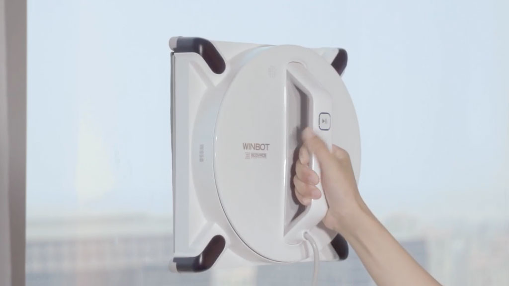 Ecovacs Winbot W950 im Detail - COMPUTER BILD