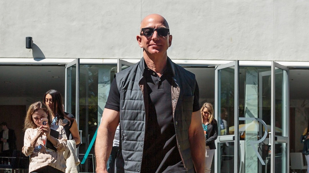 Reich wie Jeff Bezos: Simulator macht es möglich! - COMPUTER BILD