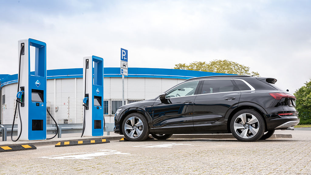 Stromtankstelle: Aral stellt Ultraschnellladesäule auf - COMPUTER BILD