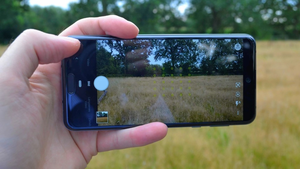 Sharp Aquos R3: Praxis-Test, Preis, Release, Specs - COMPUTER BILD