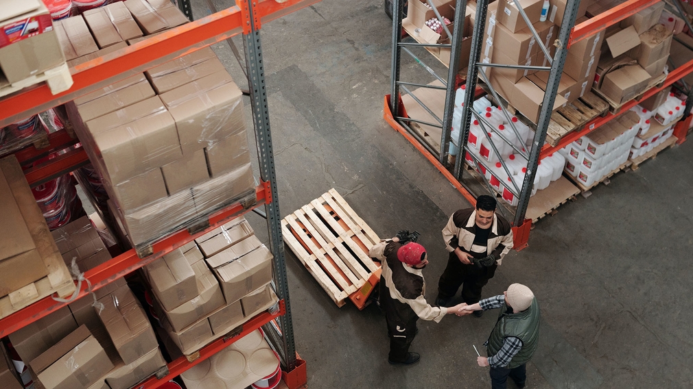 Amazon: Familie bekommt unerwartet Hunderte Pakete - COMPUTER BILD