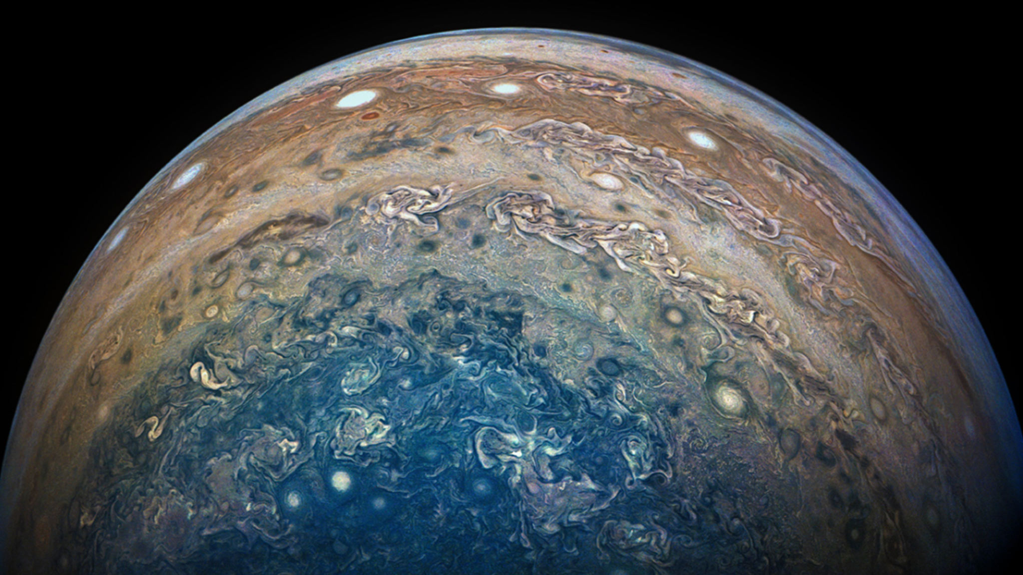 NASA schießt beeindruckende Fotos vom Jupiter: Sonde Juno auf Tiefflug ...