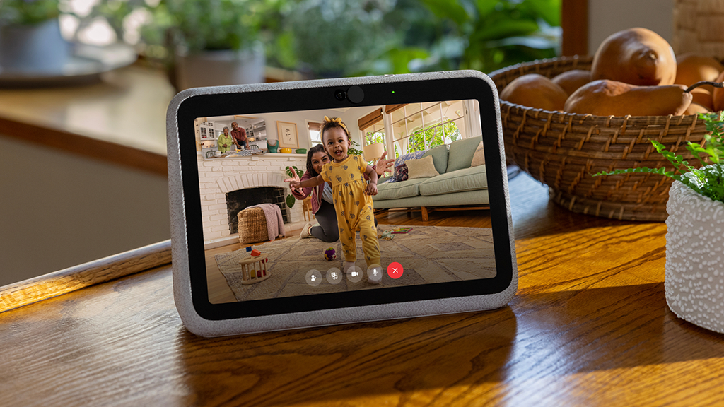 Facebook Portal Go: Neuer Alexa-Lautsprecher ist mobil - COMPUTER BILD