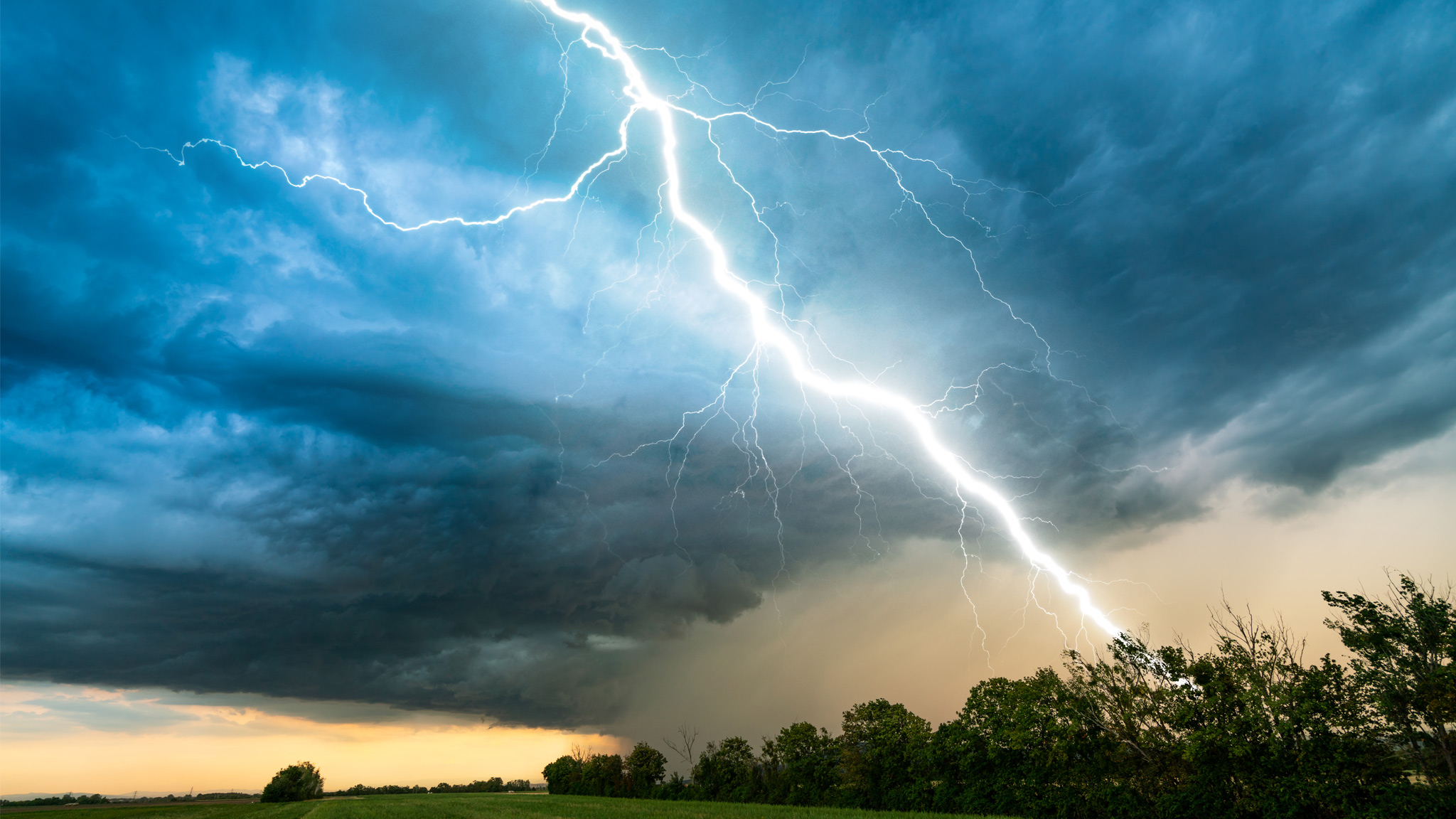 Weltrekord: Wetterbehörde misst längsten Blitz - COMPUTER BILD