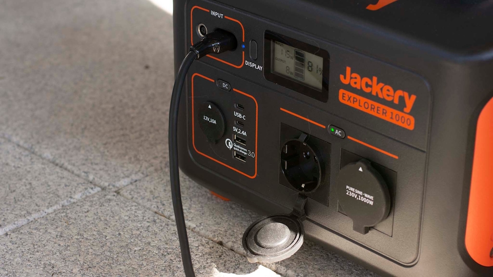 Jackery Explorer 1000 mit Solarpanel im Test - COMPUTER BILD