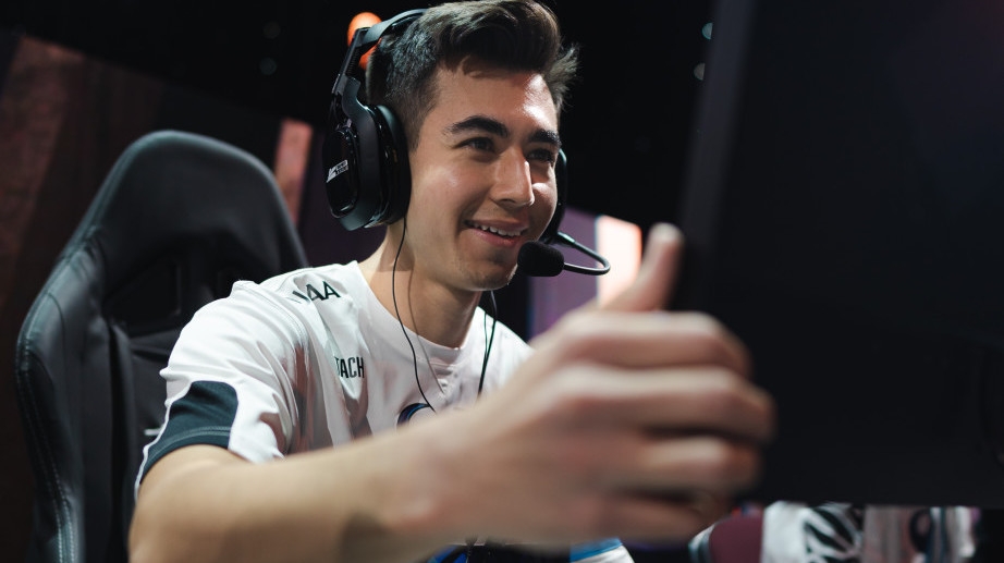 Attach: CDL-Star spricht über Fitness im eSport - COMPUTER BILD