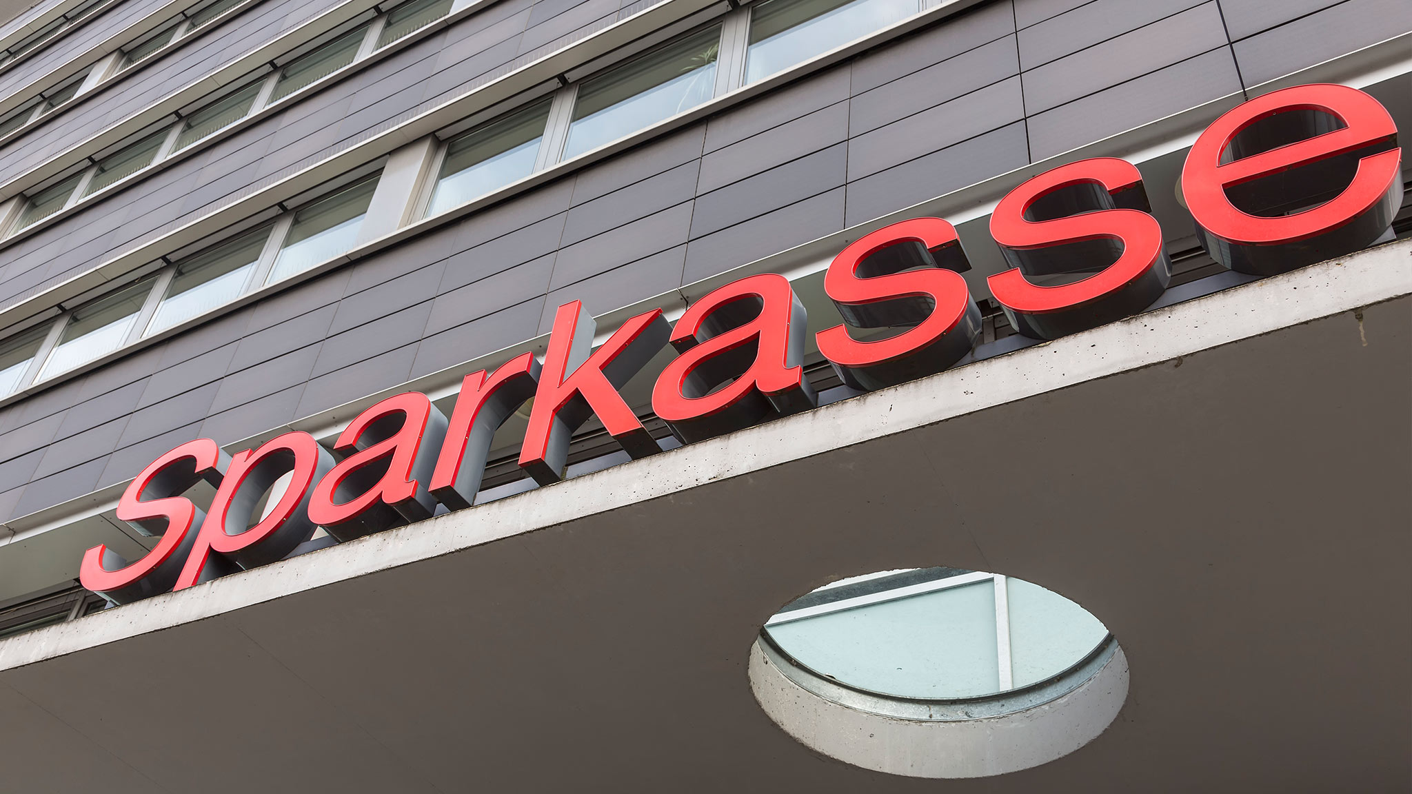 Sparkasse: Tausch von 15 Millionen Karten noch vor 2024 - COMPUTER BILD