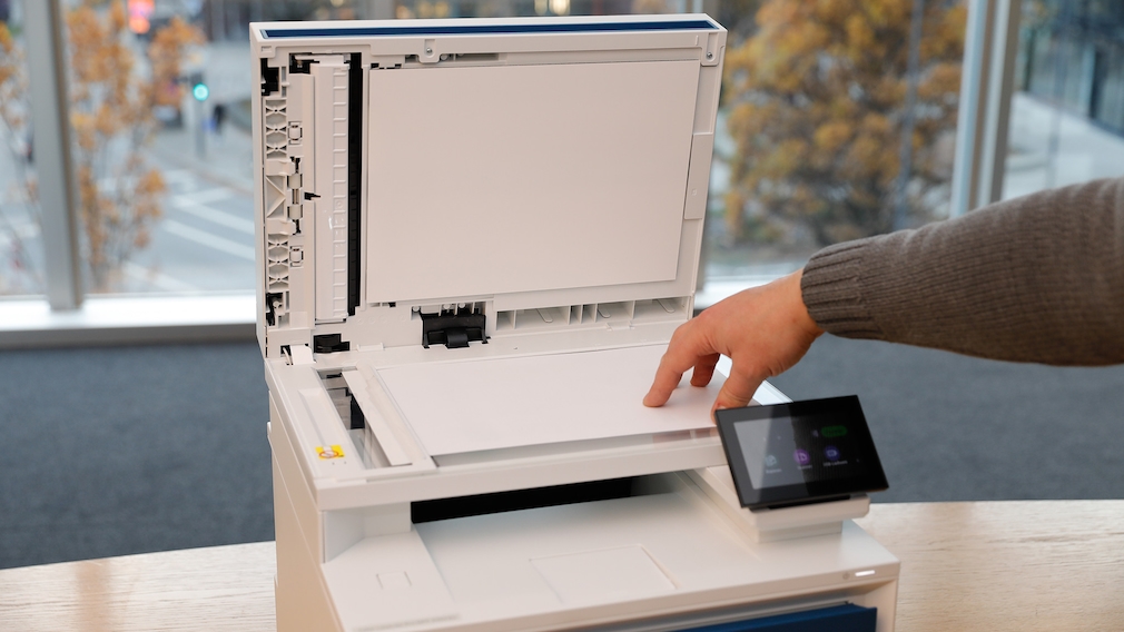 HP Color LaserJet Pro MFP 4302dw im Test: Gut und schnell drucken ...