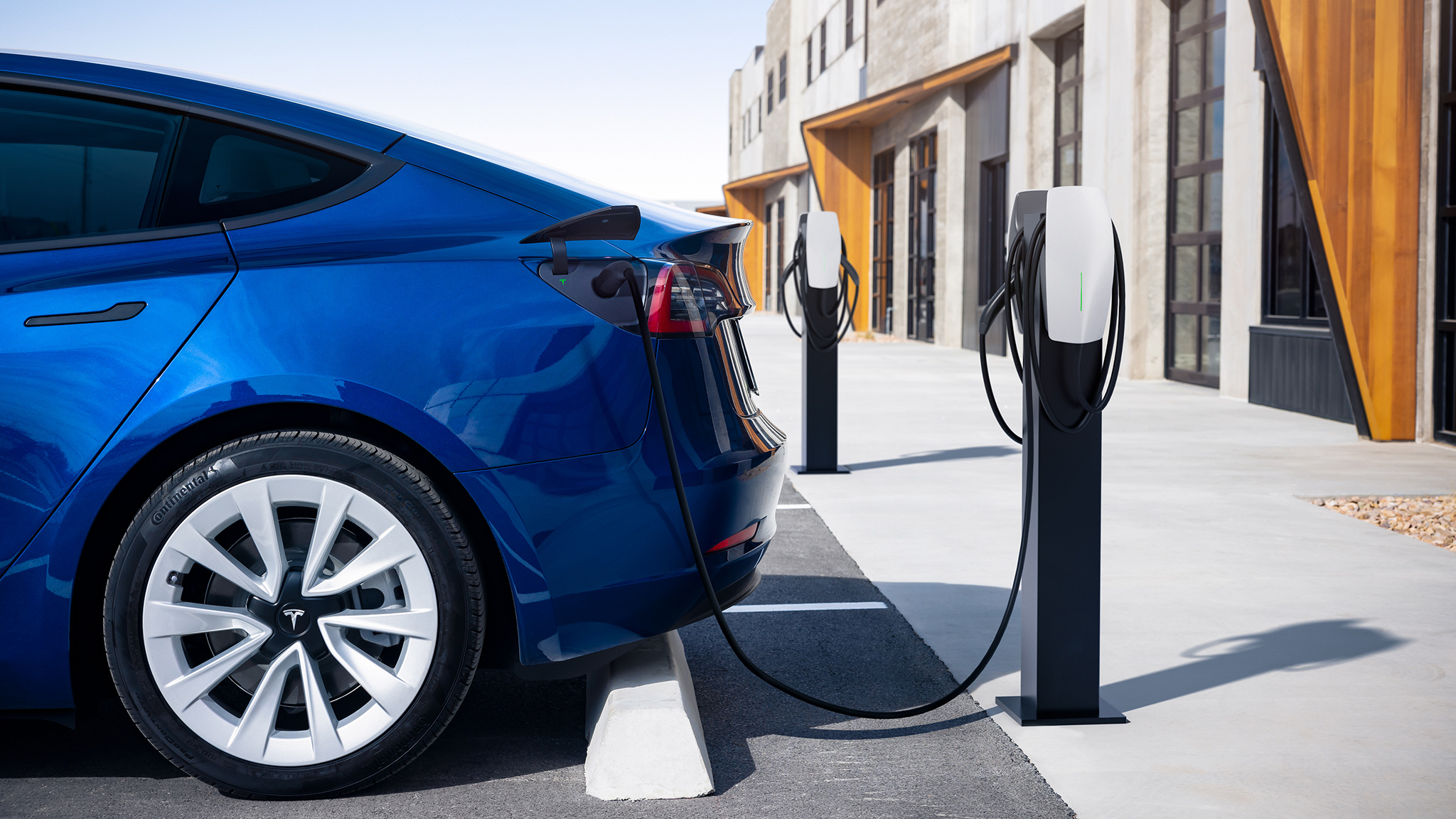 Projekt Garfield: Tesla will E-Autos in Zukunft kabellos laden