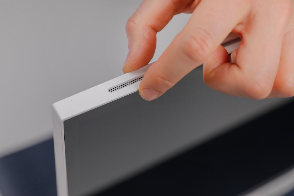 HP Envy Move 24-cs im Test: Mobiler All-in-One-PC mit 24 Zoll ...