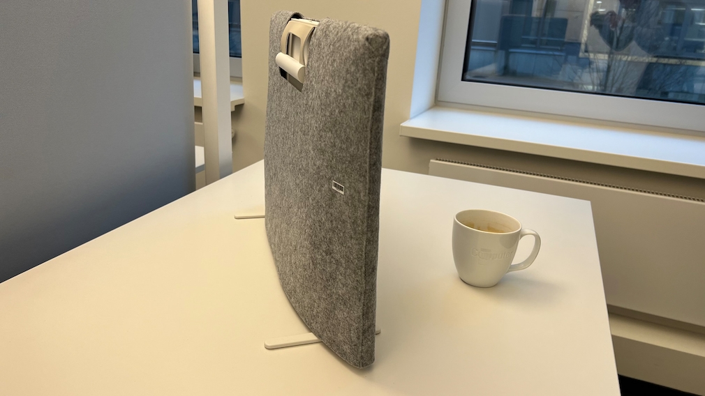 HP Envy Move 24-cs im Test: Mobiler All-in-One-PC mit 24 Zoll ...