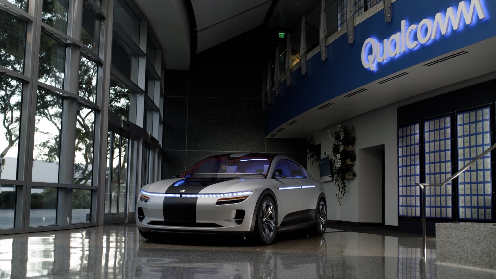 CES 2024: Qualcomm stellt Konzeptauto mit KI-Bordcomputer vor ...