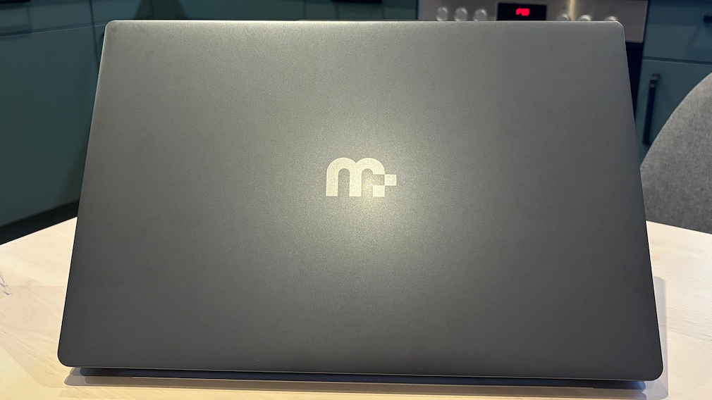 Medion Akoya E15235 im Test: Aldi-Notebook für nur 449 Euro - COMPUTER BILD