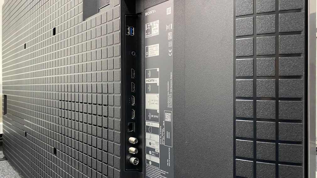 Der Sony Bravia 7 K-65XR70 sorgt im Test für helle Aufregung - COMPUTER ...