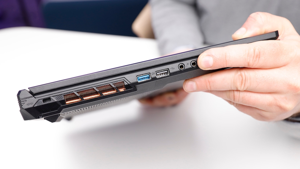 One Commander V73-13NB im Test: Gaming-Laptop im 17-Zoll-Format ...