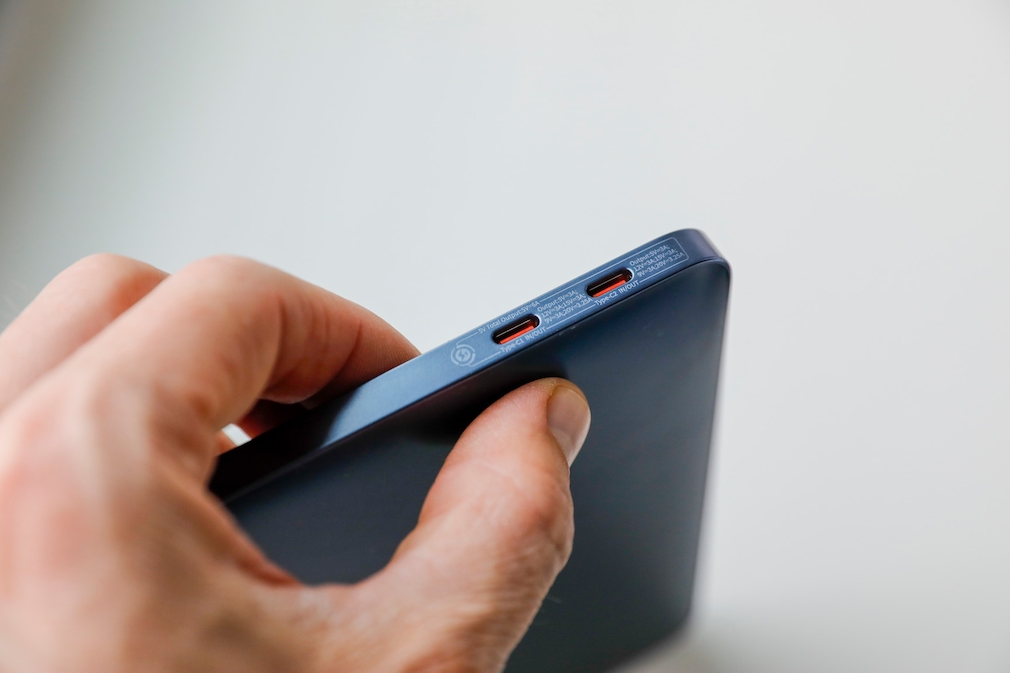 Baseus Blade 2: Test der ultraflachen Powerbank - COMPUTER BILD