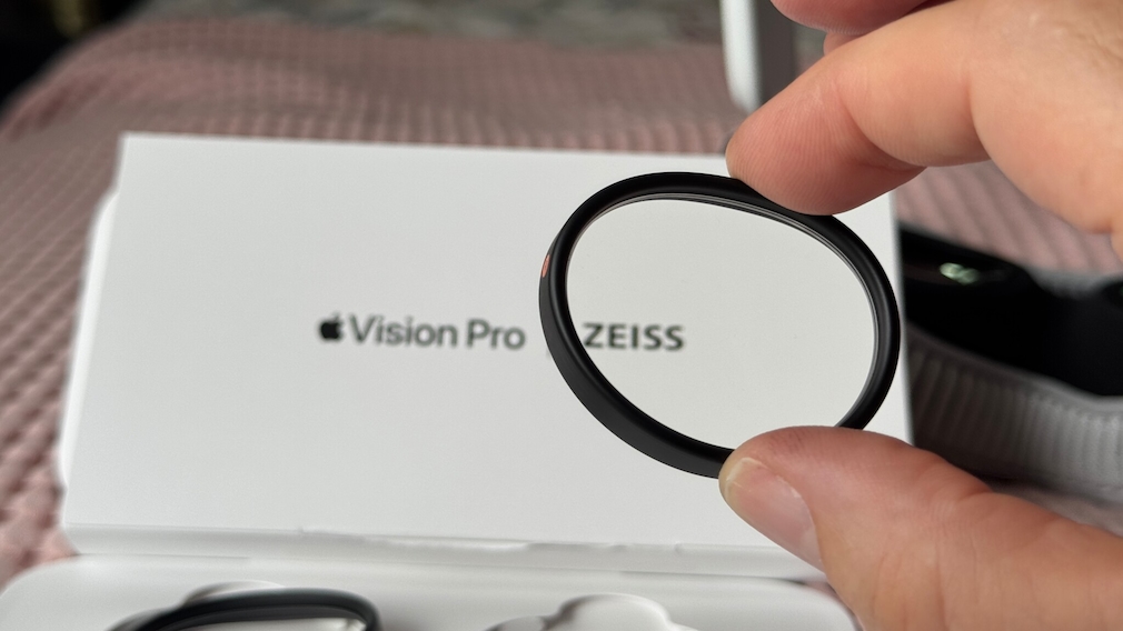 Zeiss Optical Inserts für Apple Vision Pro: Die Brille muss ab ...