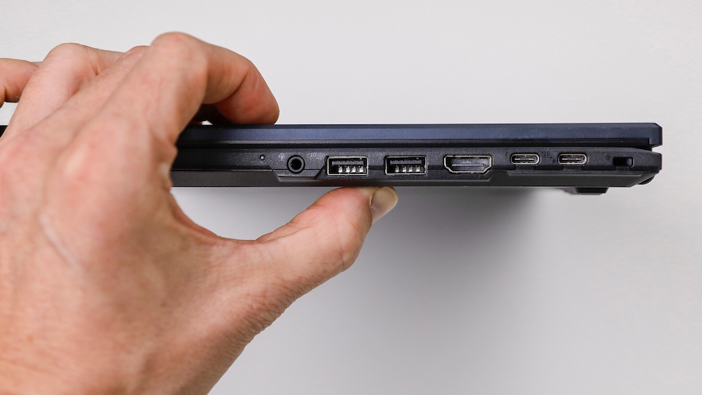 Asus ExpertBook B3 (B3604) im Test: Das Arbeitstier - COMPUTER BILD