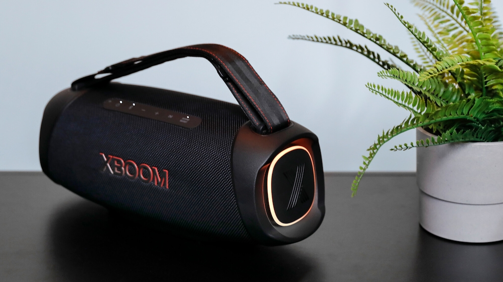 LG Xboom Go DXG8T im Test: Outdoor-Box mit Licht und Schatten ...