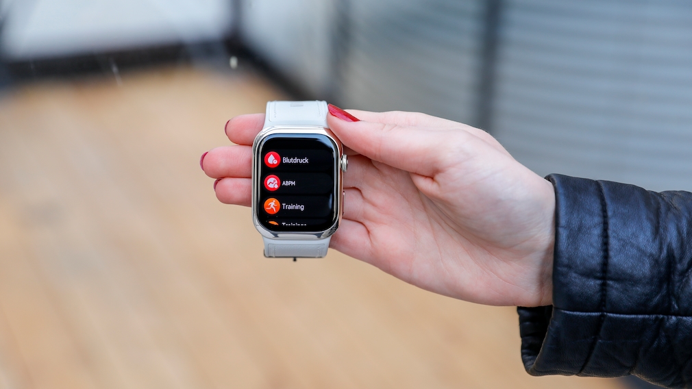 Huawei Watch D2 Test: Misst Blutdruck mit Airbag-Armband - COMPUTER BILD