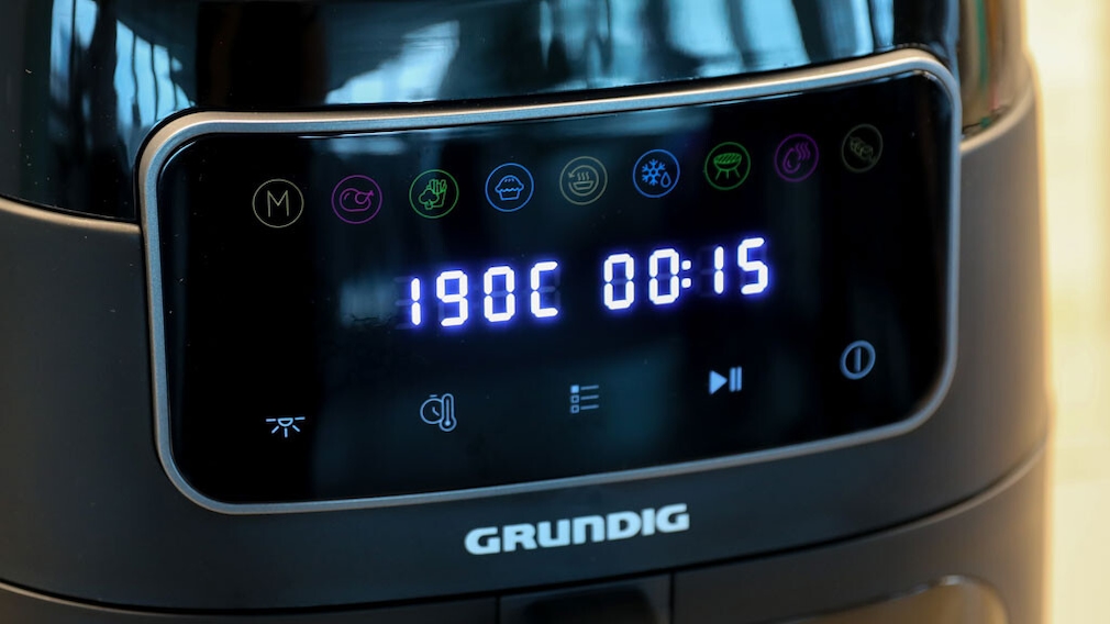 Grundig Fry 7320 Cookfit XXL im Test: Airfryer lässt durchblicken ...