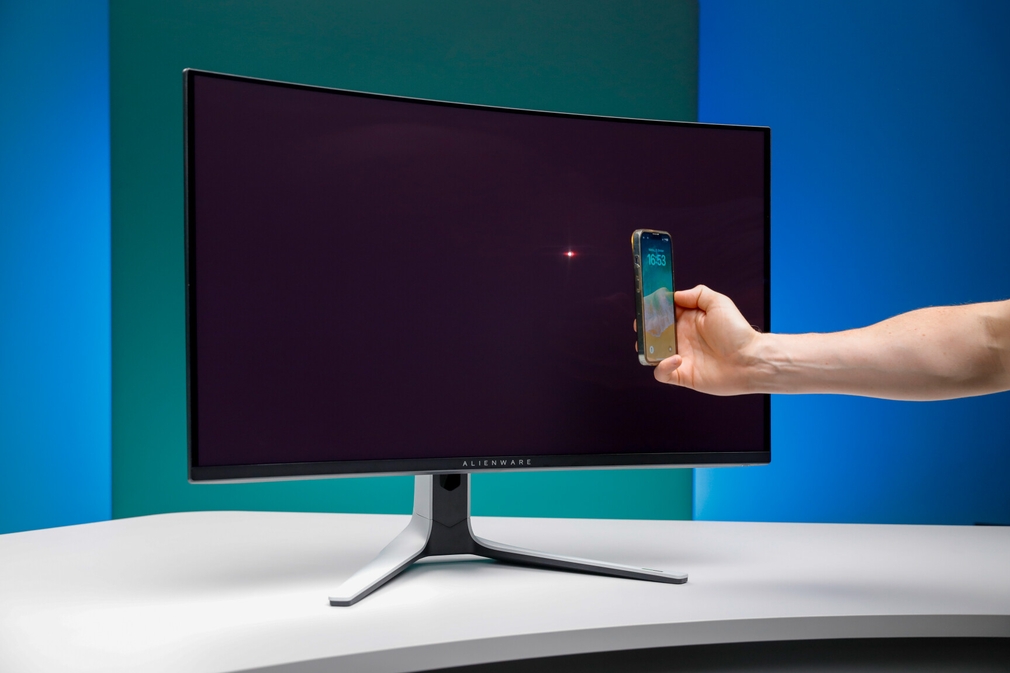Dell Alienware AW3225QF im Test: QD-OLED-Monitor mit Dolby Vision ...