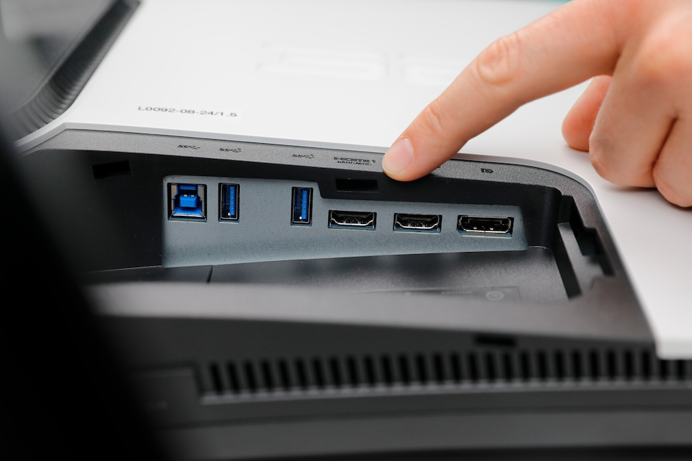 Dell Alienware AW3225QF im Test: QD-OLED-Monitor mit Dolby Vision ...