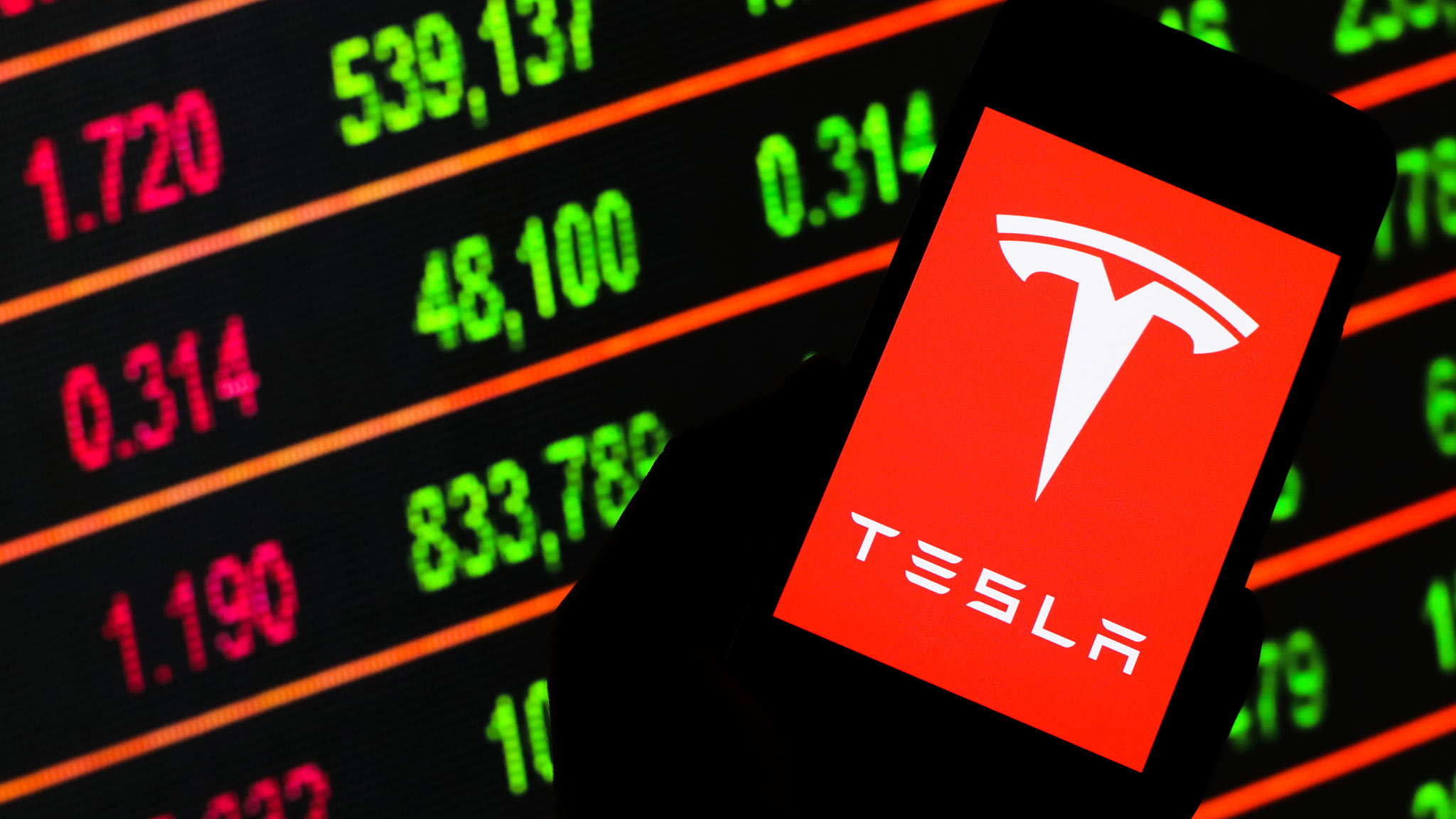 Tesla-Aktie legt deutlich zu - COMPUTER BILD