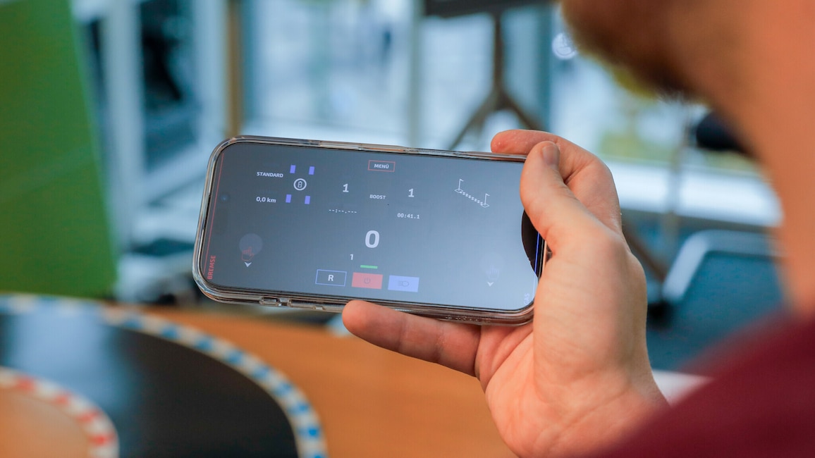 Carrera Hybrid im Test: KI-Rennspaß für Groß und Klein - COMPUTER BILD