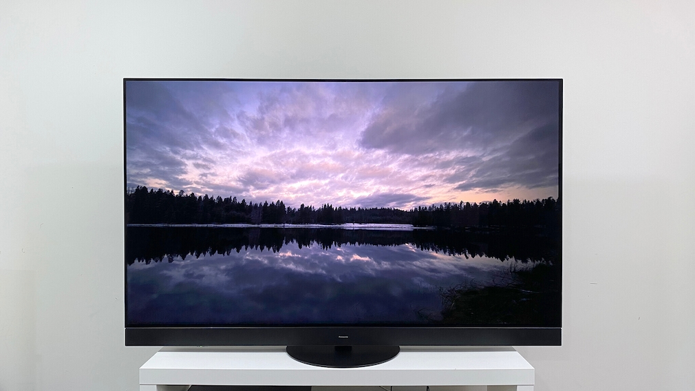 Der Panasonic Z90A glänzt im Fernseher-Test mit perfekten Farben ...