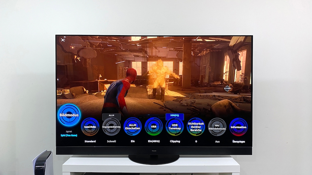 Der Panasonic Z90A glänzt im Fernseher-Test mit perfekten Farben ...