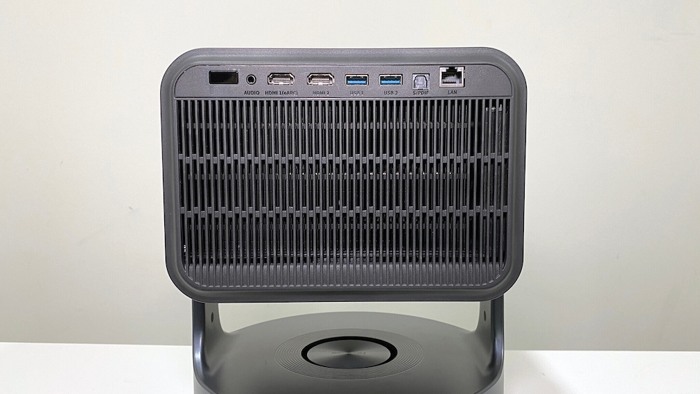 Hisense C2 Ultra beamt sich im Videoprojektor-Test auf Platz 1 ...