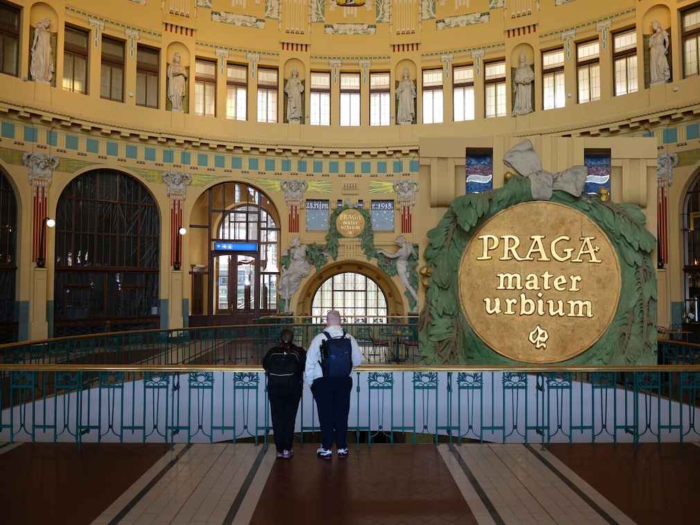 Fujifilm GFX100RF: Neue Systemkamera mit 100-Megapixel-Sensor - COMPUTER BILD