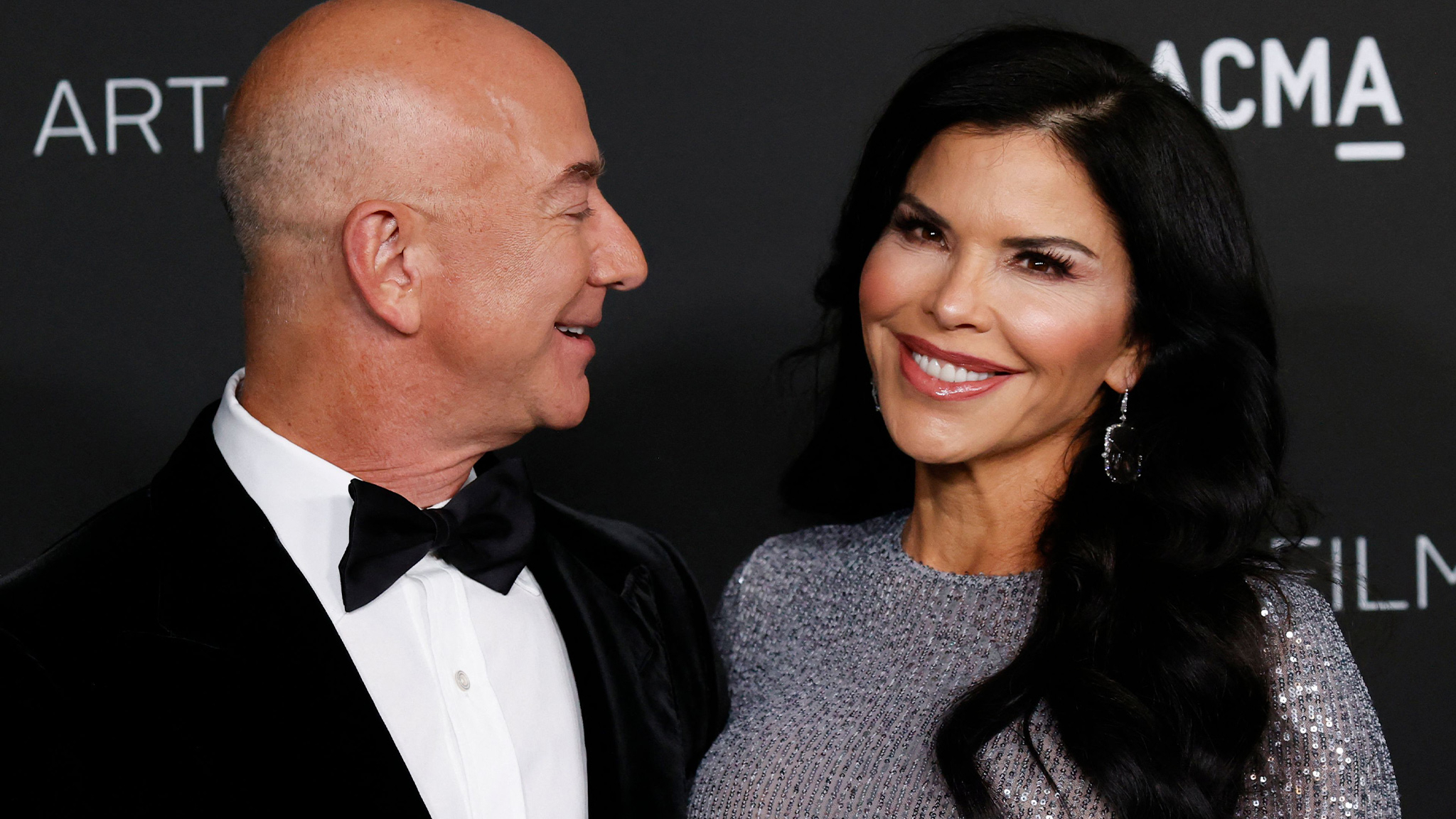 Bezos-Partnerin will mit Katy Perry ins All - COMPUTER BILD