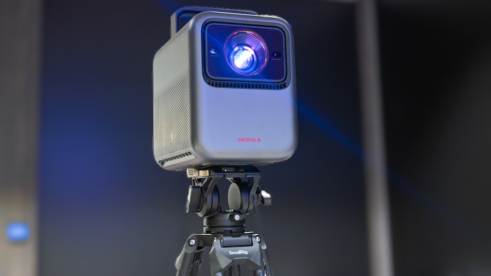 Nebula X1 im Test: Beamer mit Riesen-Preis – und Leistung! - COMPUTER BILD