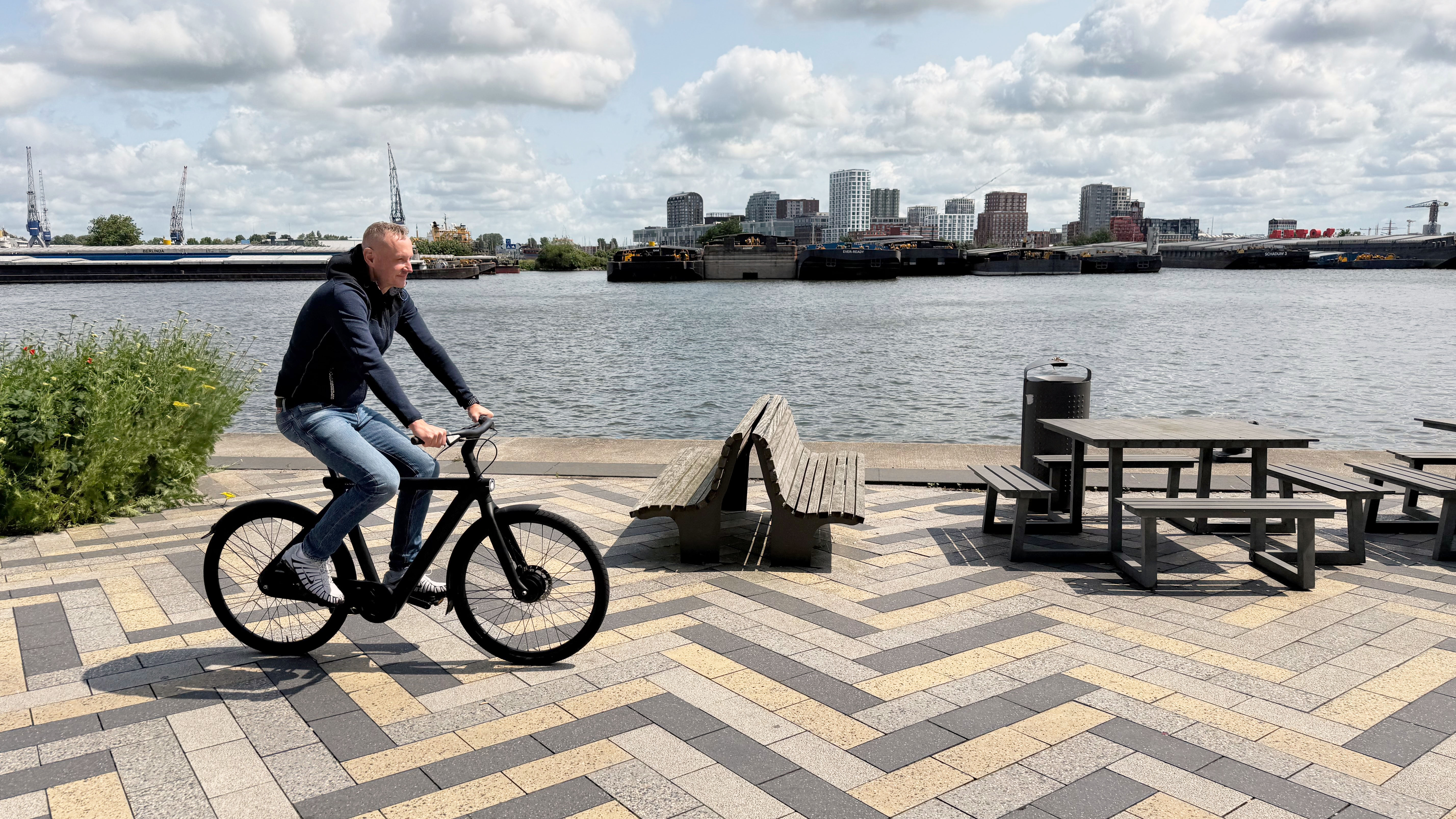 VanMoof: Das neue E-Bike S6 schon ausprobiert - COMPUTER BILD