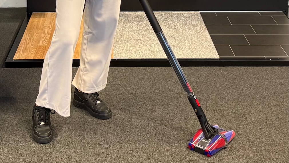 Dyson PencilVac: Neuer Mini-Akkustaubsauger im Handel - COMPUTER BILD