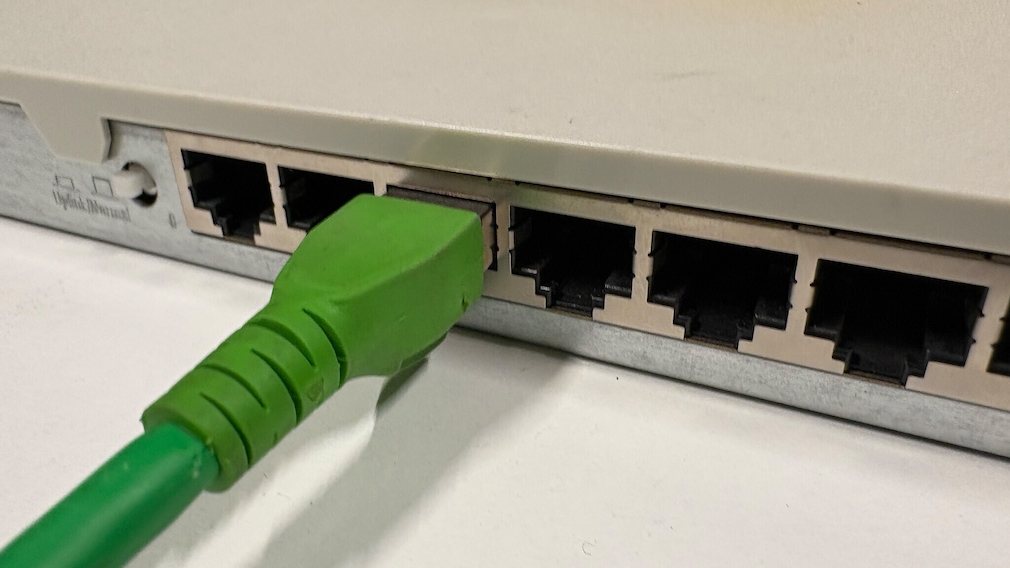 Schlechtes TV-Bild, knackende Soundbar: Diese Kabel sind schuld ...