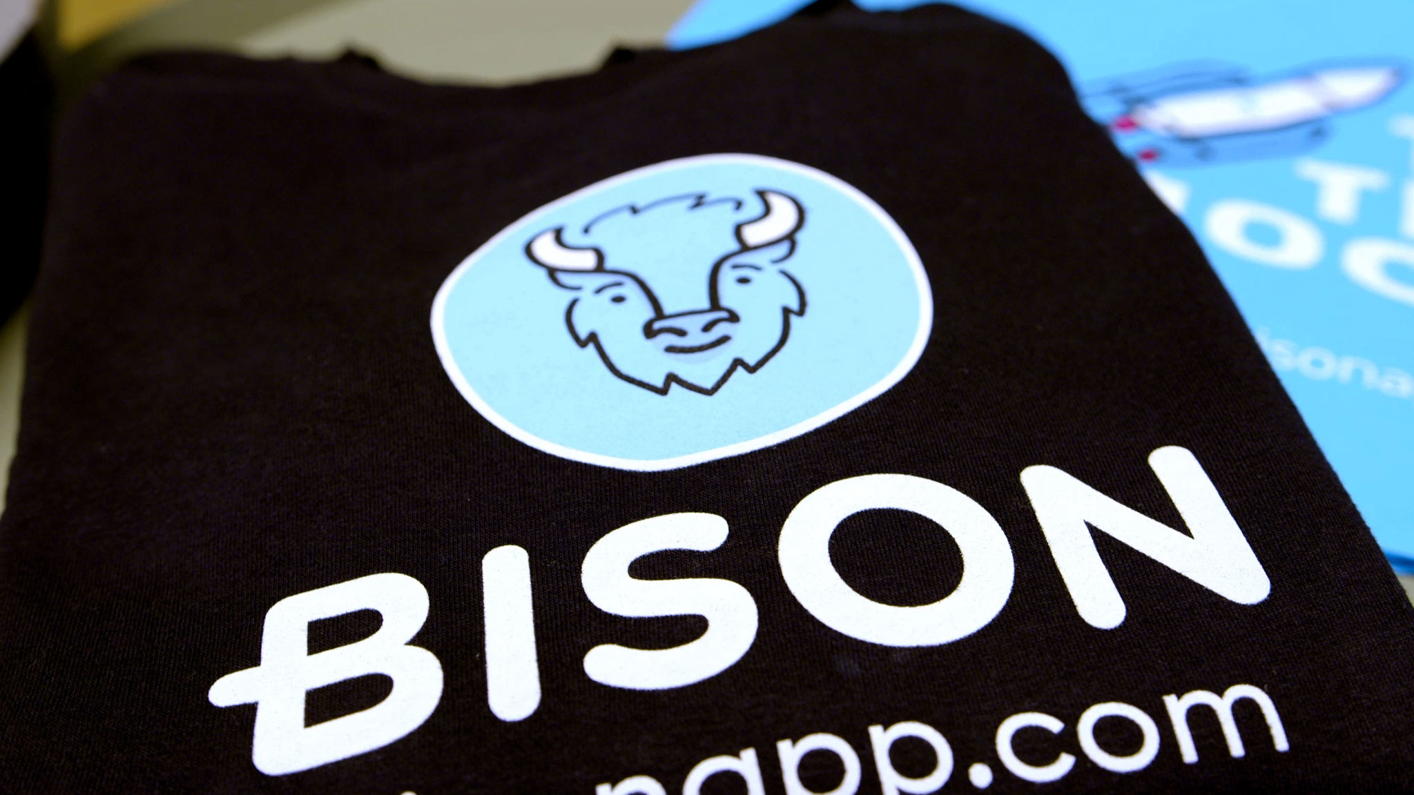 Bison mit sechs weiteren Kryptowährungen - COMPUTER BILD