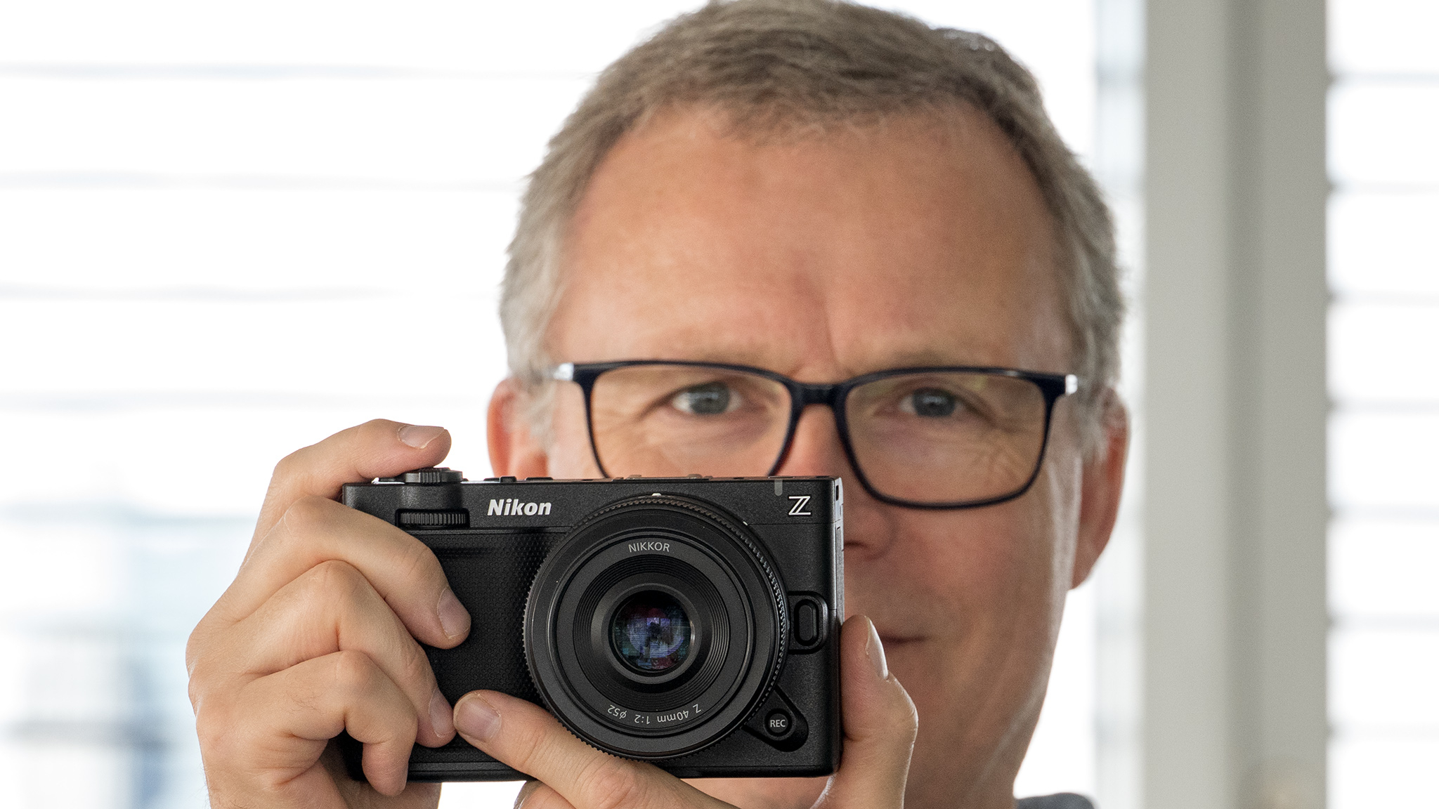 Nikon ZR: Neue Vollformat-Systemkamera im ersten Check - COMPUTER BILD