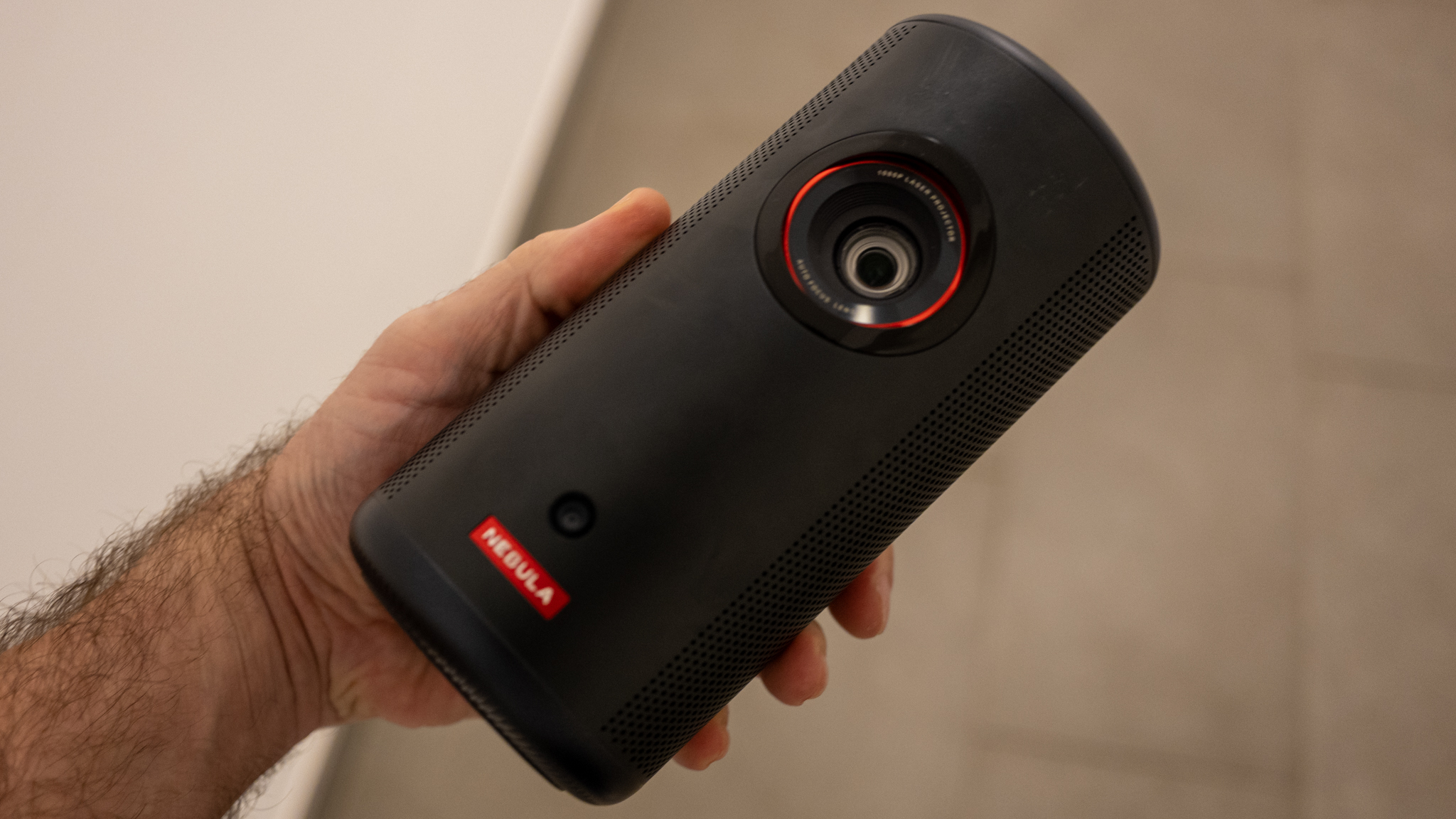 Nebula Capsule 3 im Beamer-Test: Lohnt sich Laser mehr als LED ...