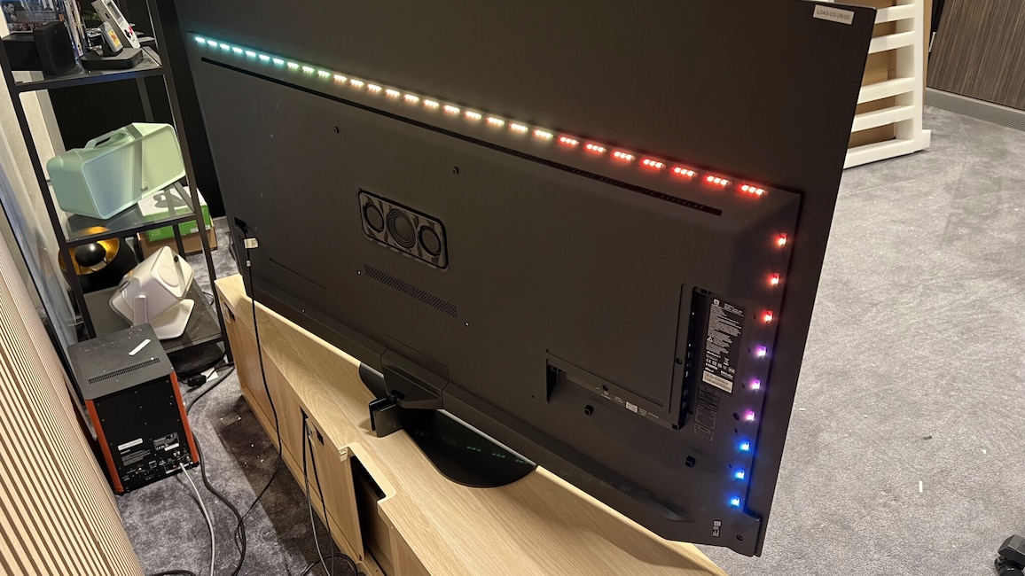 Philips OLED810: Der Ambilight-TV fordert LG und Samsung heraus ...