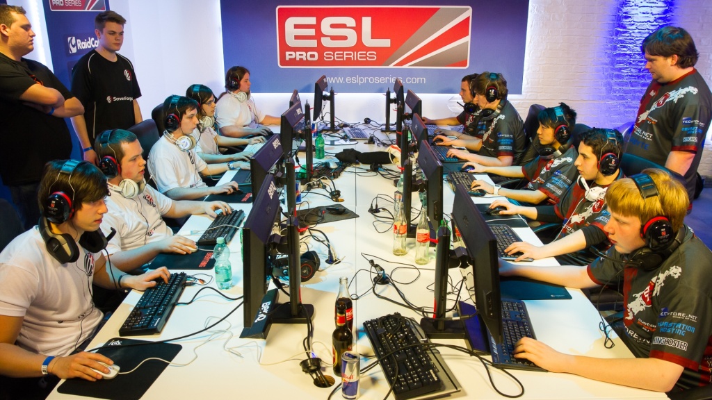 Deutschlands beste Gamer: Wettbewerb von ESL und CBS - COMPUTER BILD