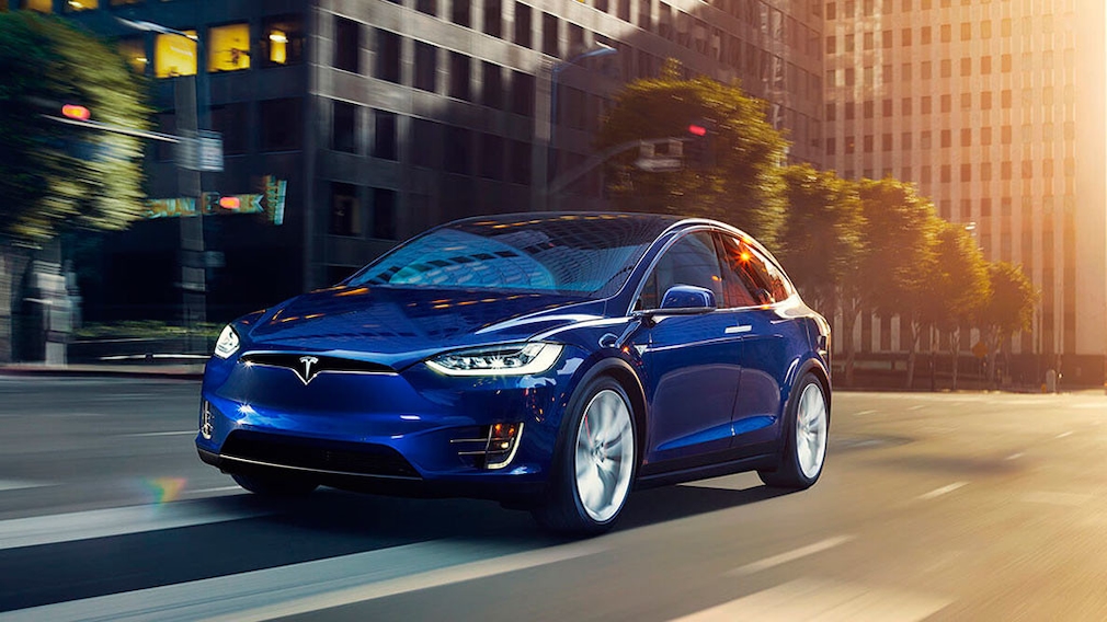 Tesla: Musk reduziert Preis für Model X - COMPUTER BILD