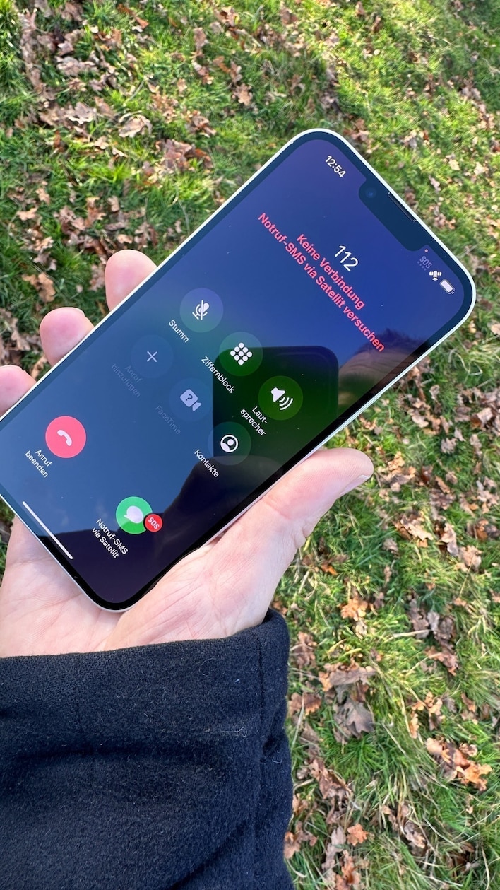 iPhone-Notruf via Satellit ausprobiert: SOS für iPhone 14 und 15 ...