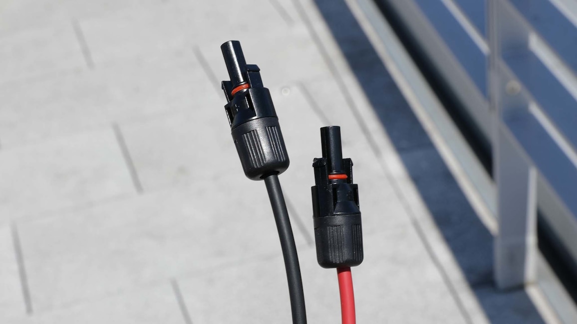 Powerstation Anschlüsse: So passt das Solarmodul an den Speicher ...