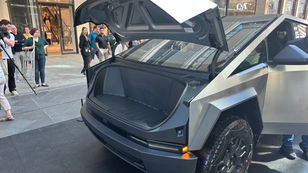 Da ist das Biest: Tesla Cybertruck – Premiere in Deutschland - COMPUTER ...