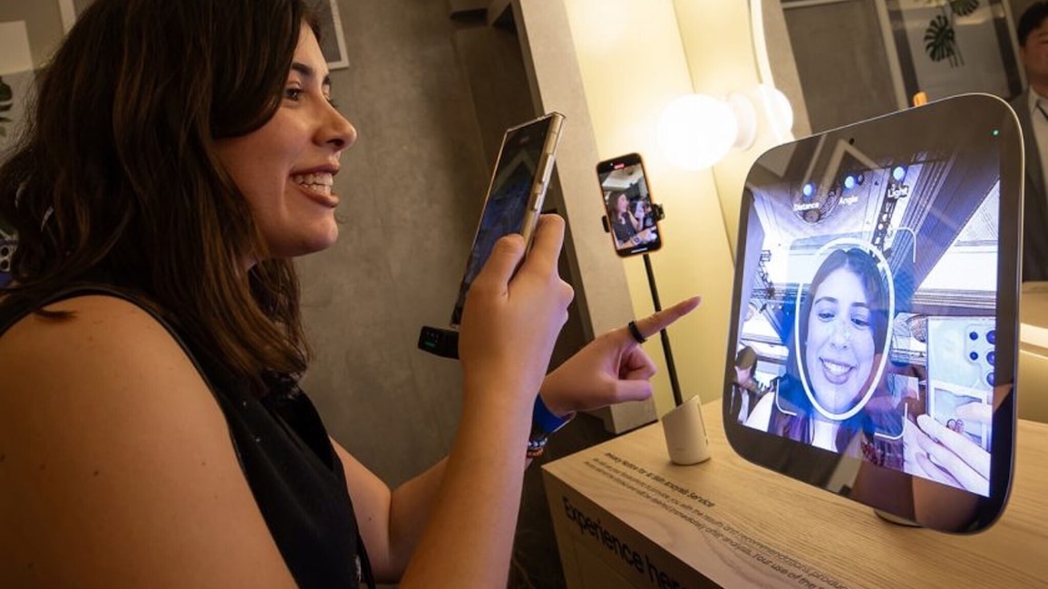 CES 2025: Captify stellt Brille mit Echtzeit-Untertiteln vor - COMPUTER BILD