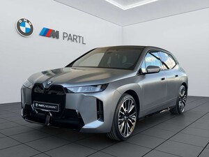 BMW iX vs. Xpeng G9: Elektro-SUV im Vergleich - AUTO BILD