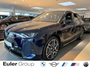 BMW iX vs. Xpeng G9: Elektro-SUV im Vergleich - AUTO BILD